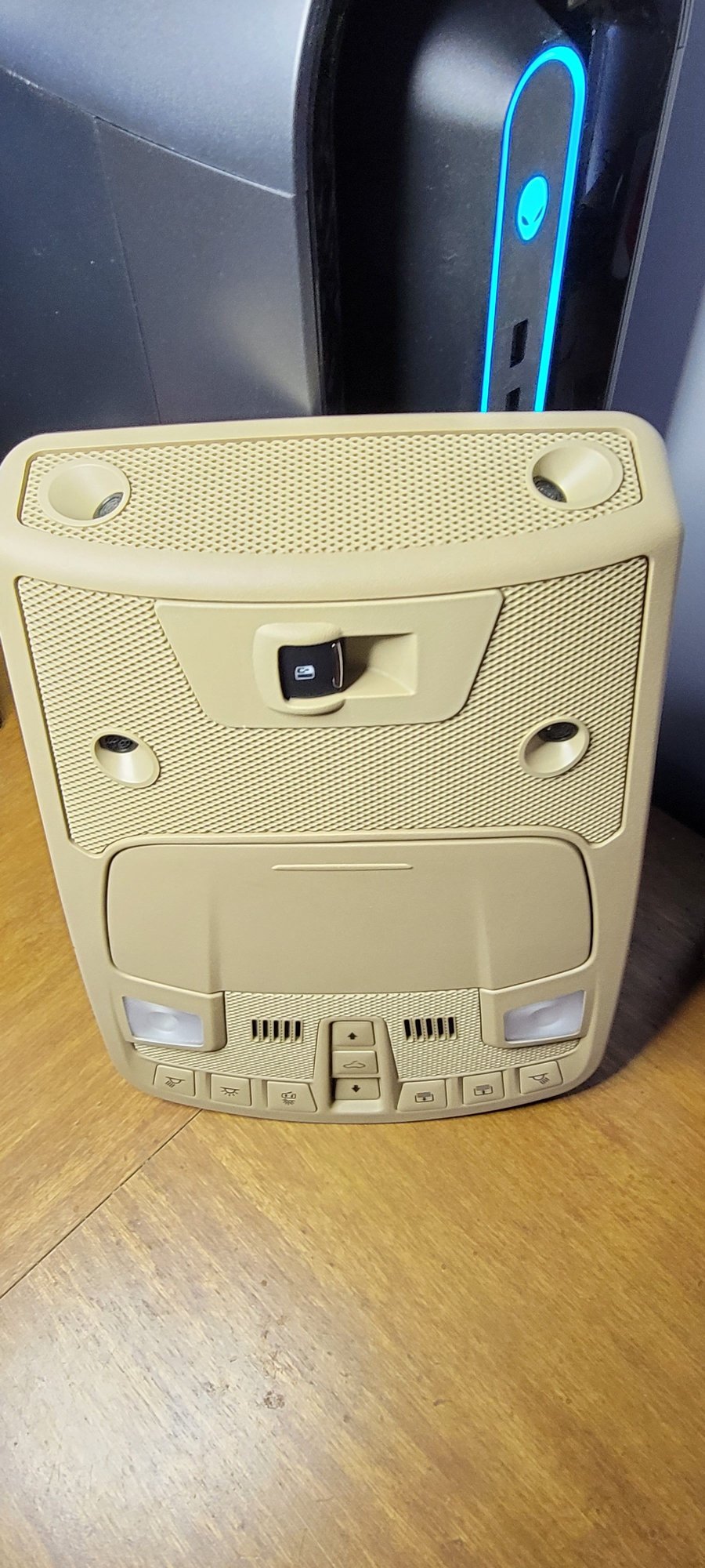 Southeast 2019 Overhead console w/ panoroof/rear slider/motion sensors ...