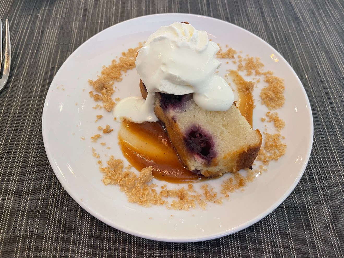 IAH Polaris lounge (E11/12 - top fl) -- Reviews, Experiences, Q&A ...