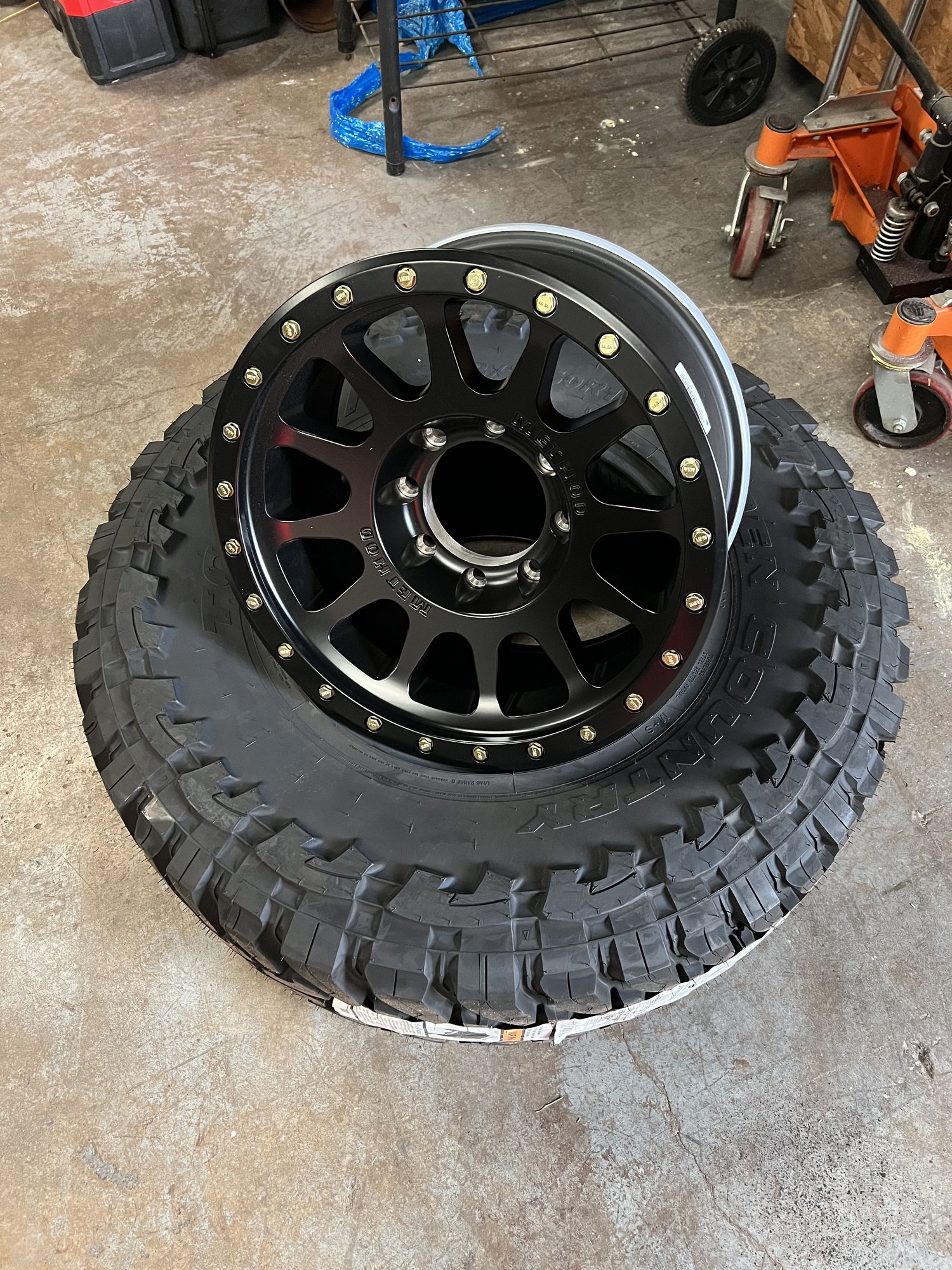 Brand new 2022 F-250 Platinum Tremor gets ALL the MODS - Ford Truck ...