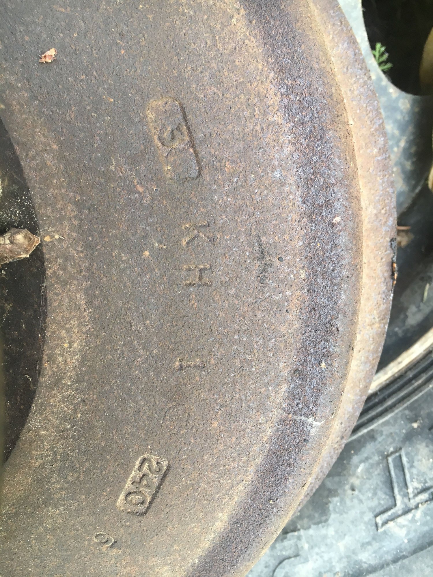 Front axle identification-no axle code on name plate - Ford Truck ...