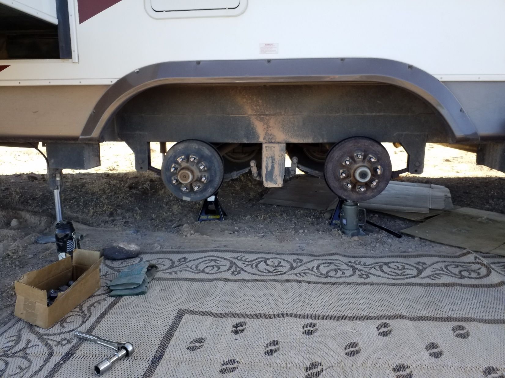 Can You Safely Jack Up an Unattached Fifth Wheel with Dexter Torsion ...
