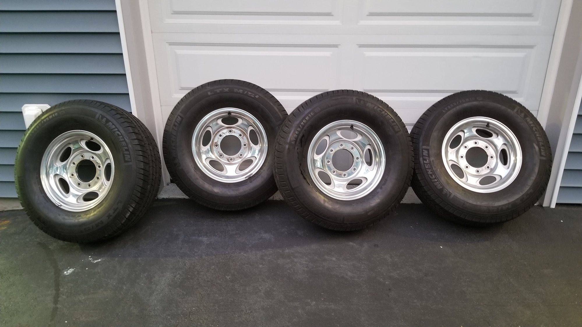 Ford Excursion OEM rims with Michelin Tires - Ford Truck Enthusiasts Forums