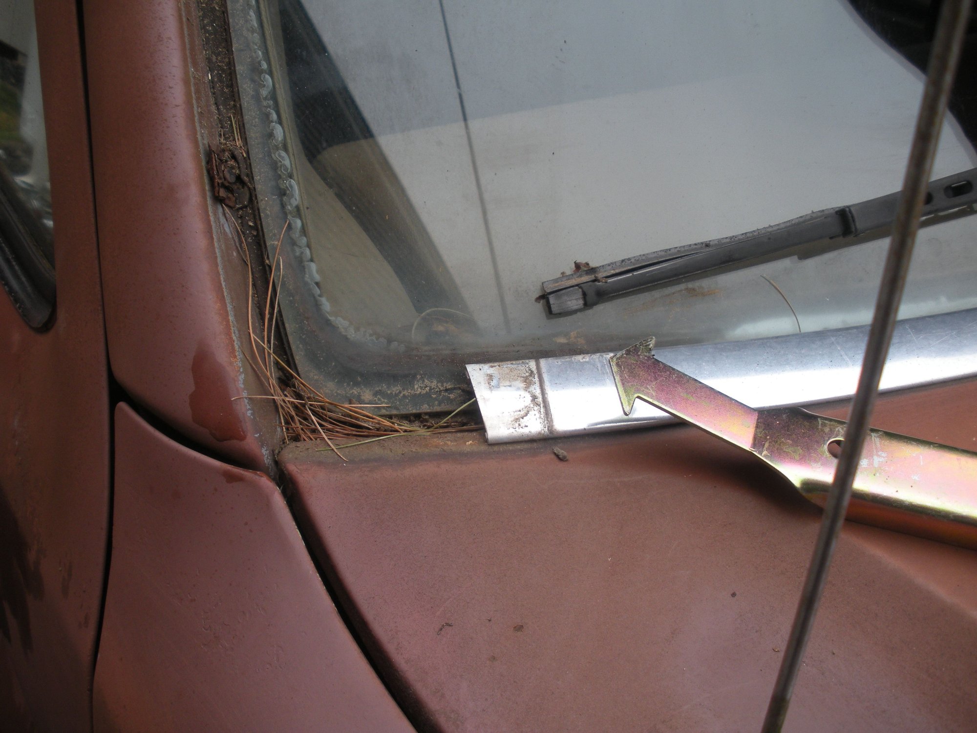 Windshield trim removal 86' F150 ? - Ford Truck Enthusiasts Forums