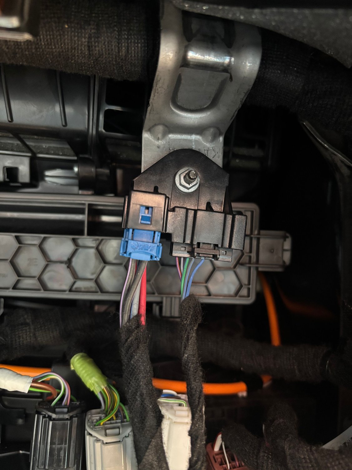 Random wiring harnesses behind glovebox - Page 3 - Ford Truck ...