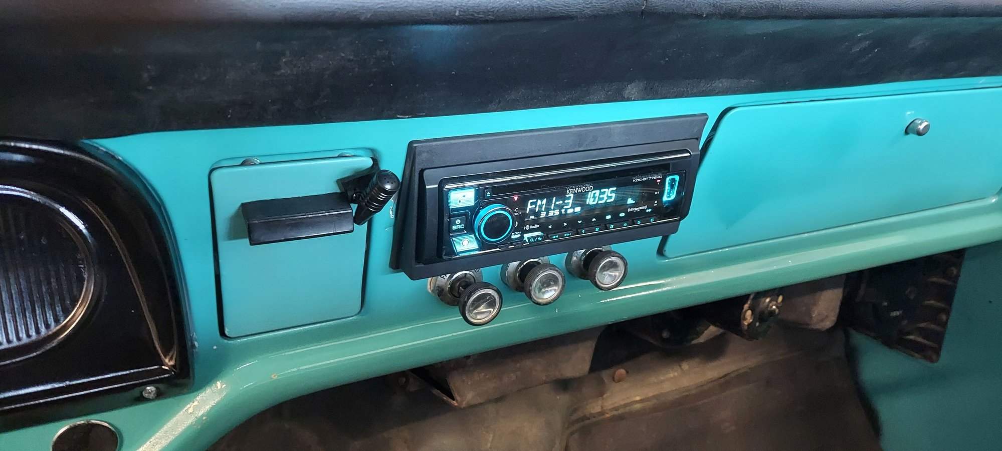 67 f100 stereo install... need help - Ford Truck Enthusiasts Forums