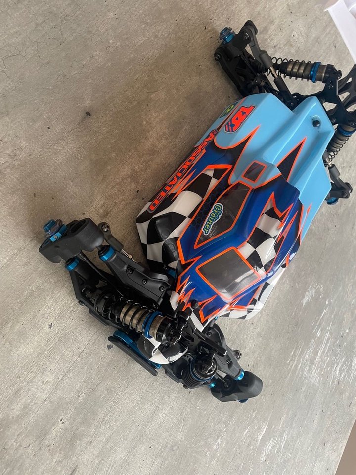 NEW Team Associated RC8B4E ARTR With Spares - R/C Tech Forums