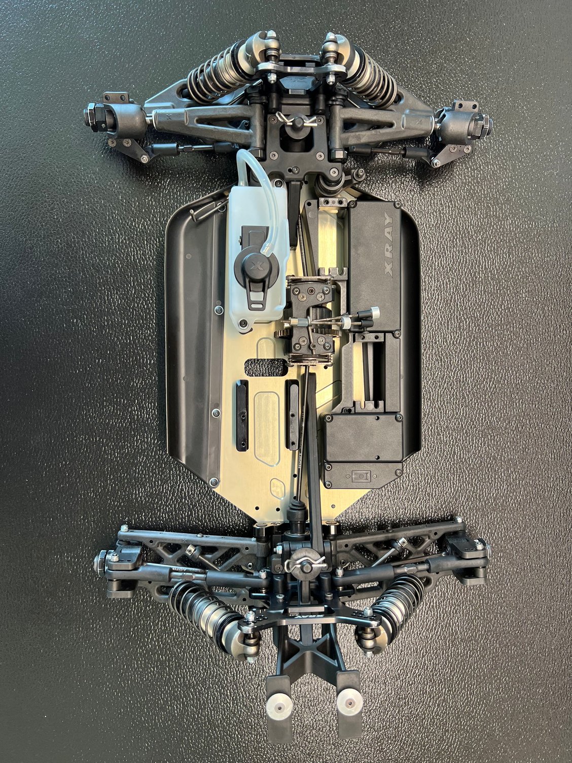 XRAY XB8 2022 with Zero Rebound Shocks and Graphite Parts - R/C Tech Forums