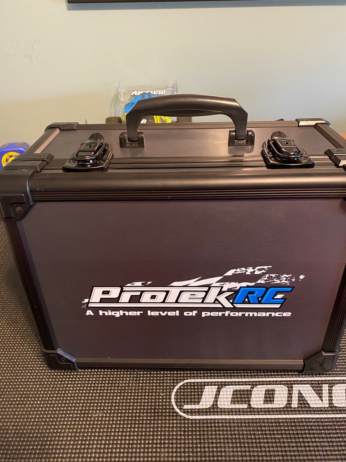 Futaba 4PV Radio, 3 receivers, ProTeck case - R/C Tech Forums