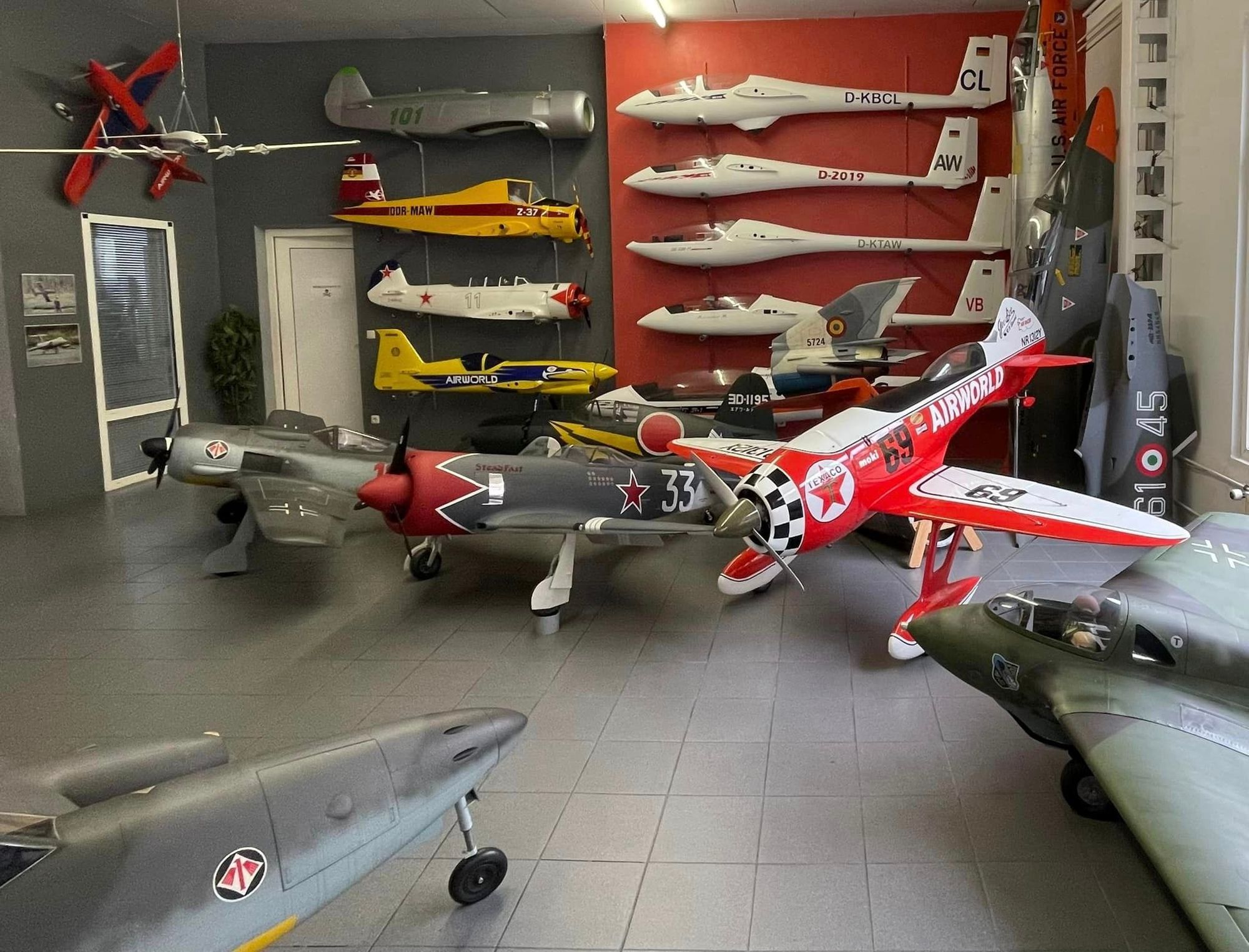 50% GeeBee R2 powered by MOKI 400 radial - Page 5 - RCU Forums