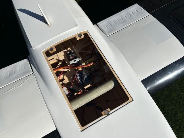 Hangar 9 Twin Otter $800 OBO - RCU Forums