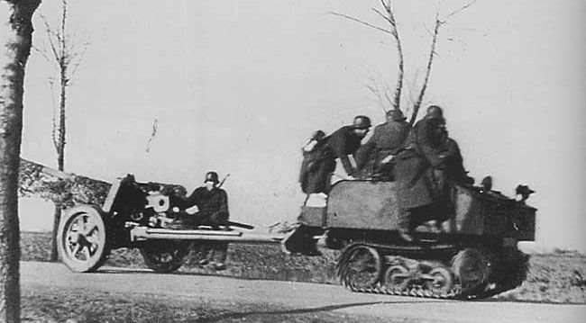 Vickers-Carden-Lloyd Utility Tractor or Artillerieschlepper VA 601 (b ...