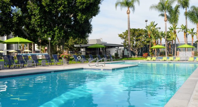 Madison Park Reviews - Anaheim, CA | 2235 W Broadway | 325 Apartment ...