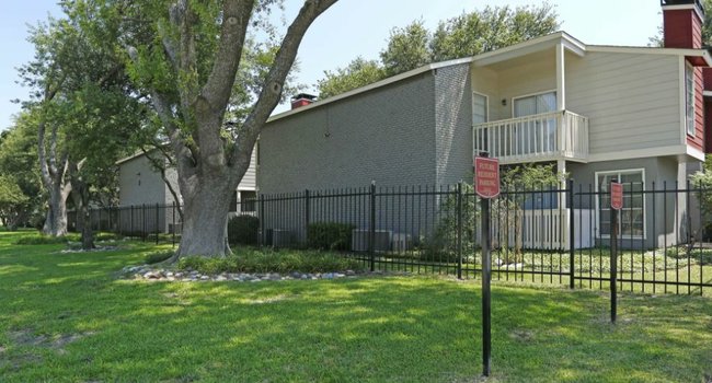 Ninety-Nine 44 Reviews - Dallas, TX | 9944 Walnut Street | 51 Apartment ...