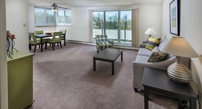 Haddonview Apartments Reviews - Westmont, NJ | 1 MacArthur Boulevard ...