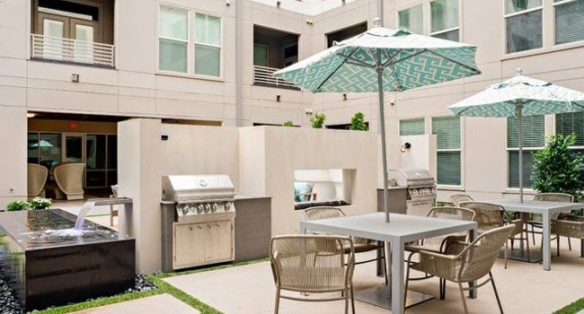 555 Ross Apartments - 58 Reviews | Dallas, TX Apartments for Rent ...