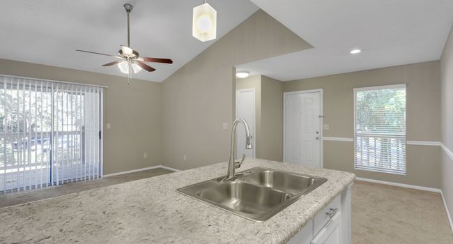 Oak Ridge at Pelham Reviews - Greenville, SC | 150 Oak Ridge Place | 68 ...