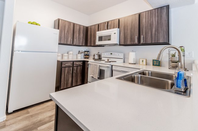 Wolverine Crossing - 201 Reviews | Orem, UT Apartments for Rent ...